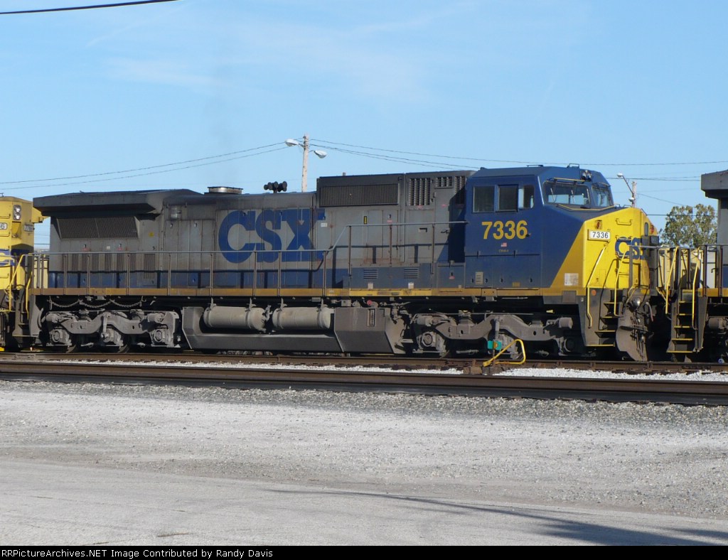 CSX 7336 Close-up